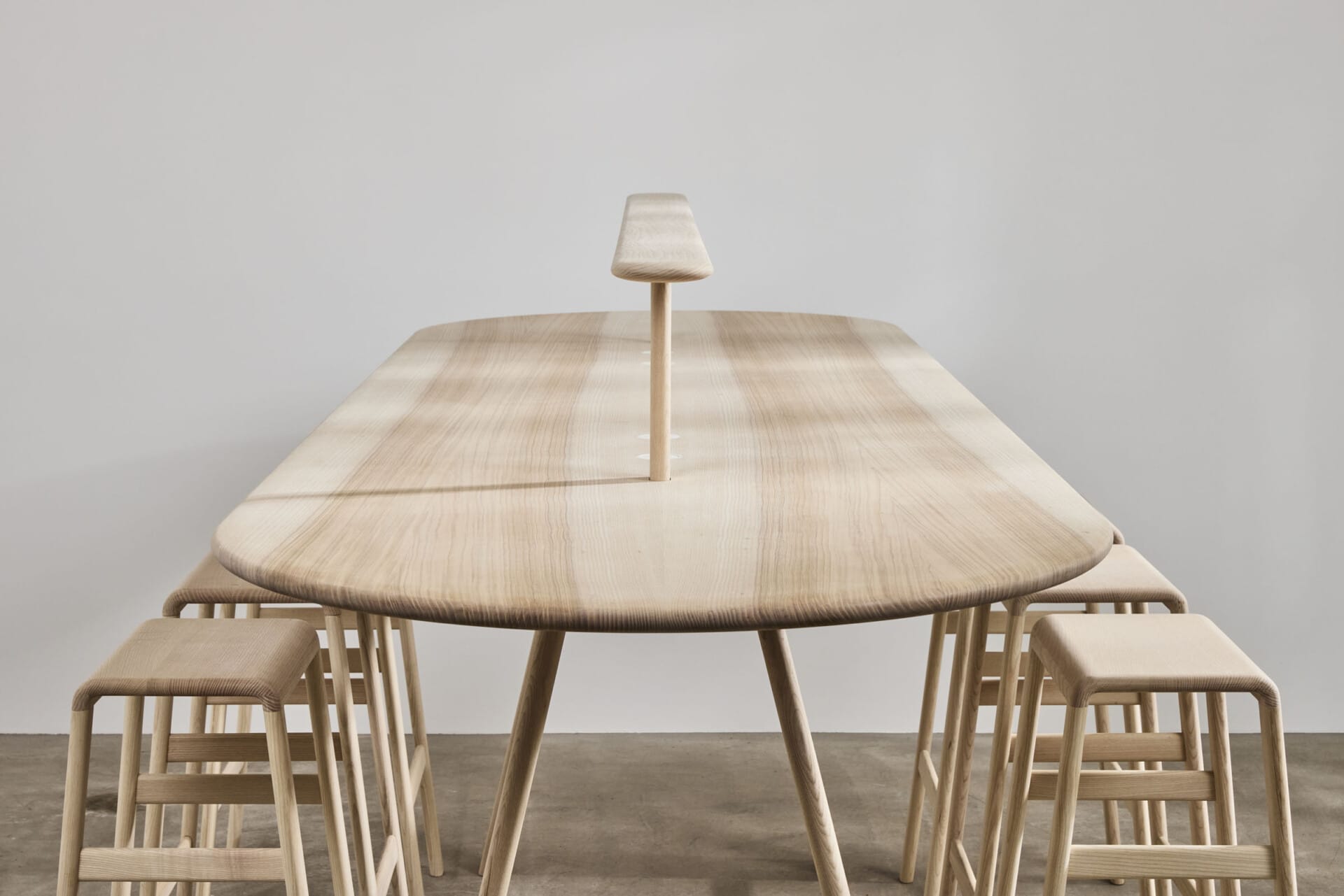 AYA High Table - Benchmark